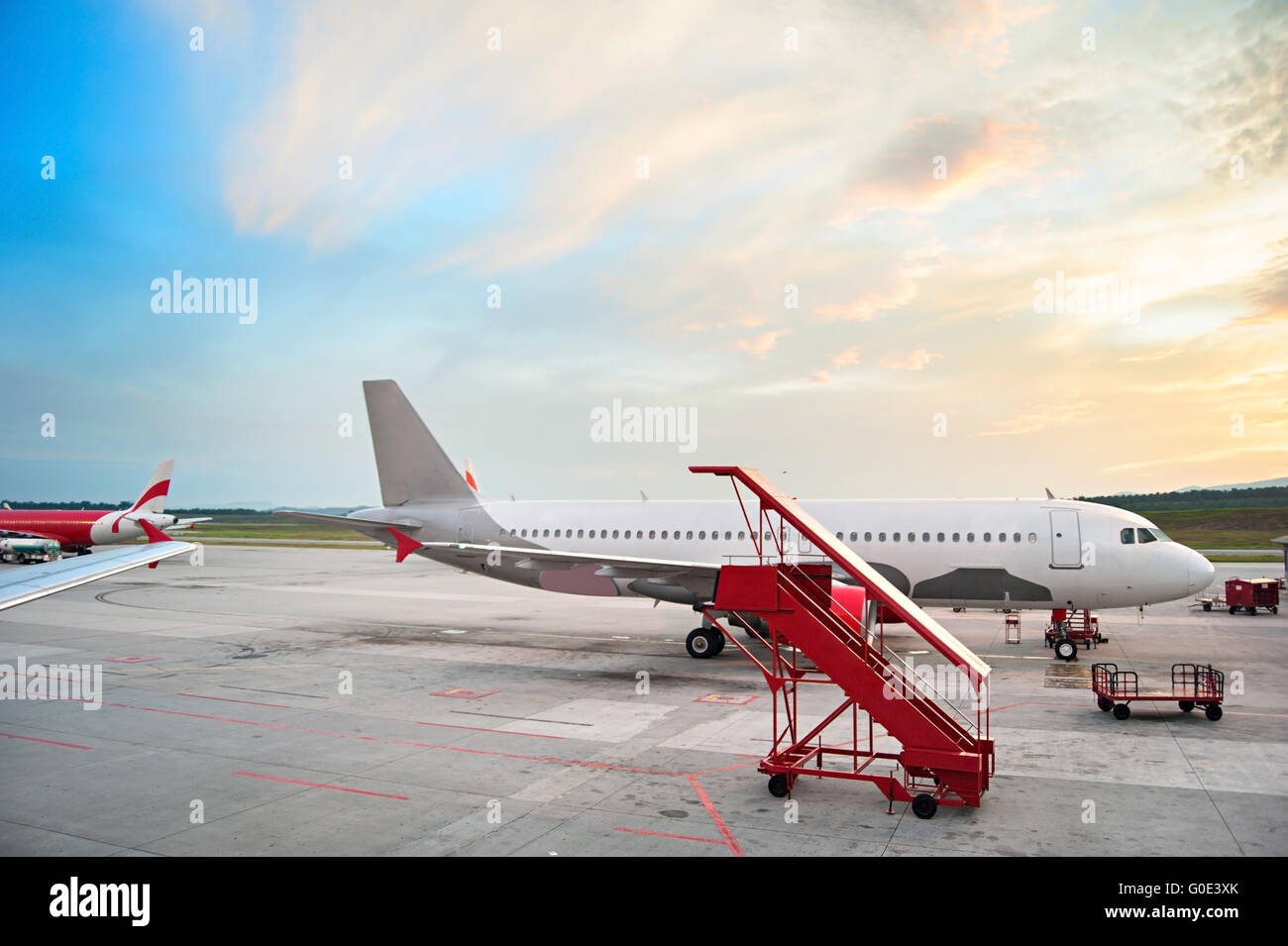 Airport terminal plain hi-res stock photography and images - Alamy
