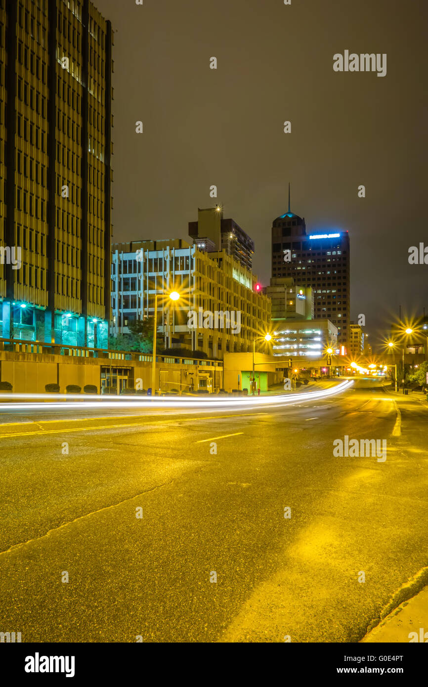 memphis tennessee city streets at night Stock Photo - Alamy