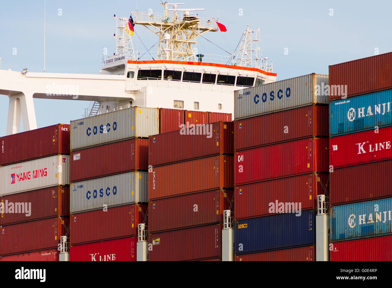 Feeder freighter hi-res stock photography and images - Alamy