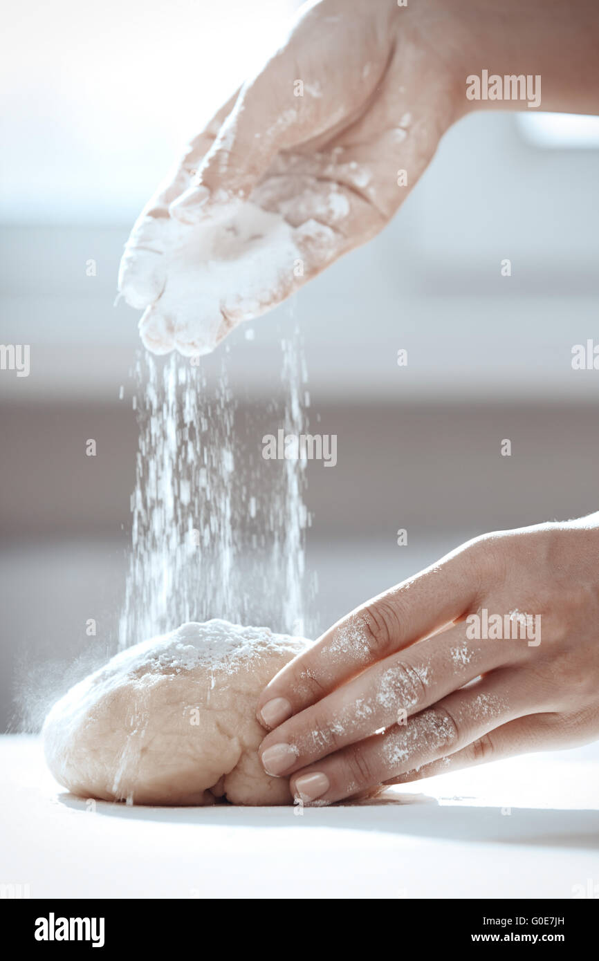 Flouring hi-res stock photography and images - Alamy