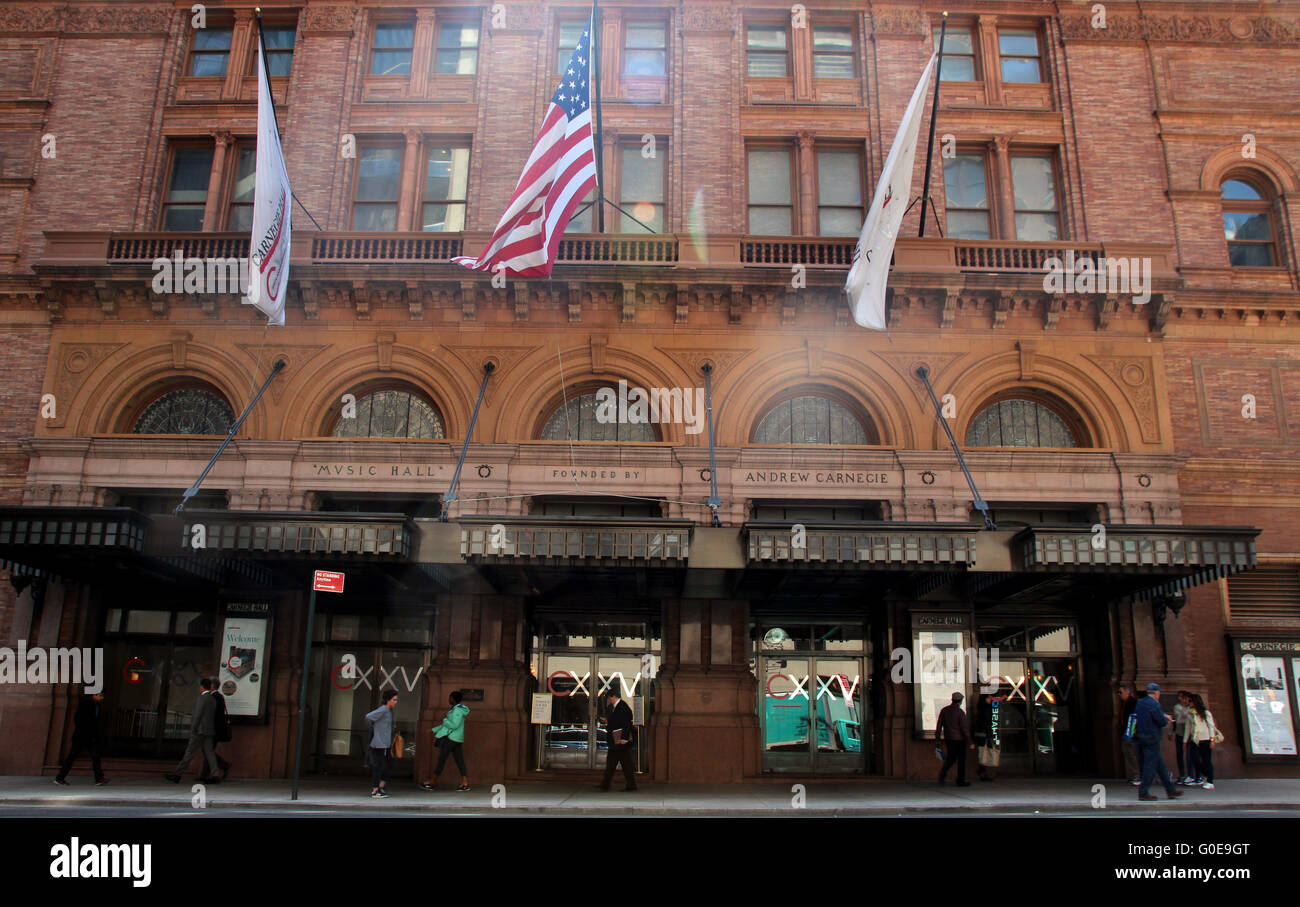 Carnegie hall new york exterior hi-res stock photography and images - Alamy