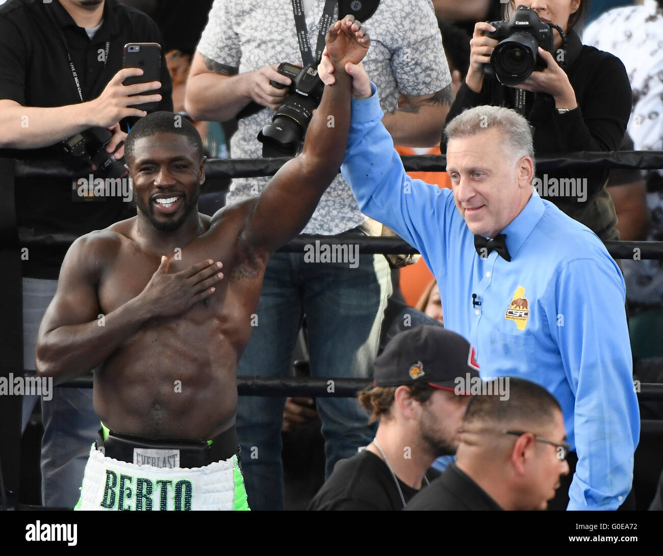 Carson Ca. 30th Apr, 2016. (L) Andre Berto poses for fans after going 4 ...