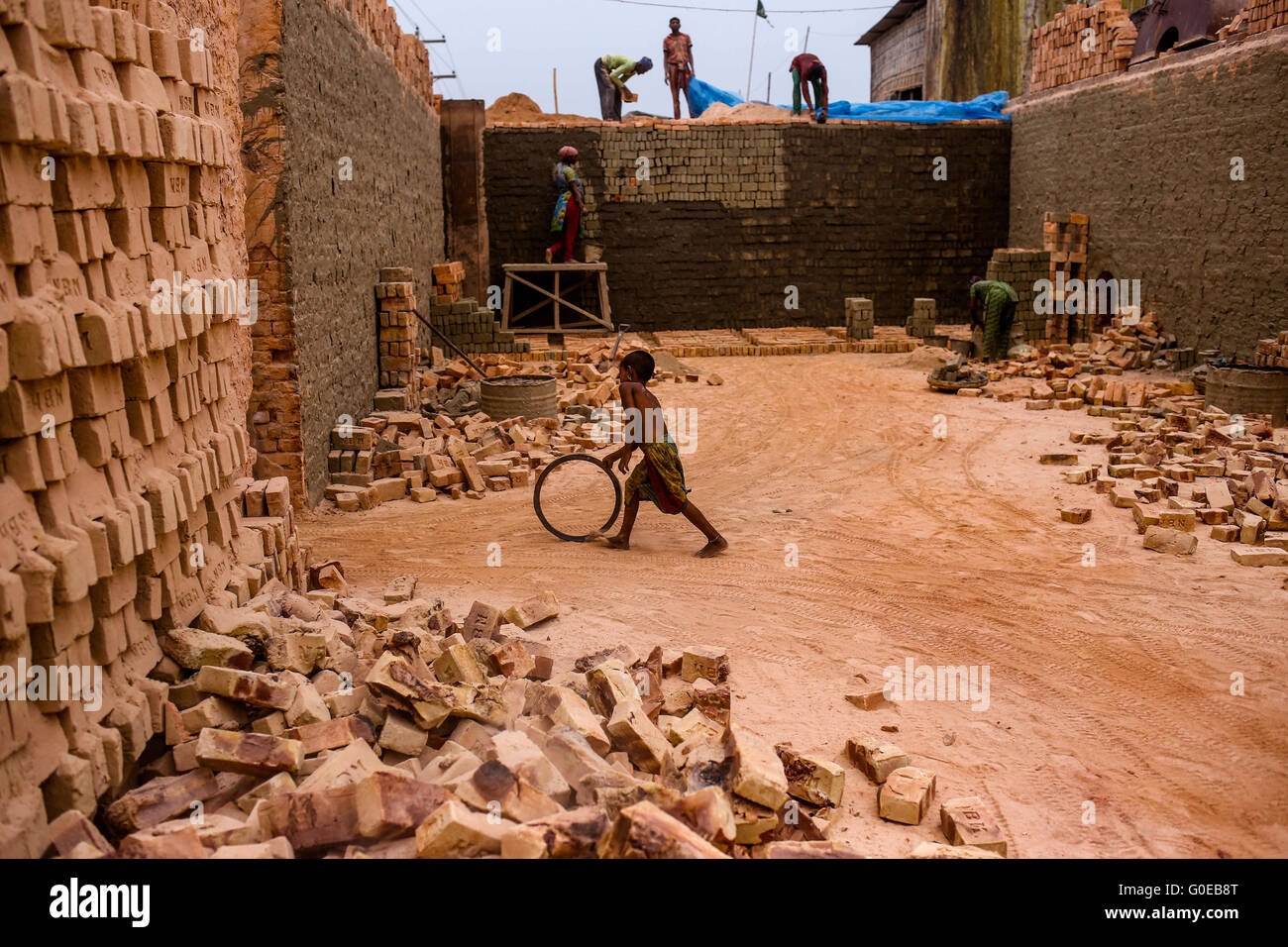 Poor children playing in yard hi-res stock photography and images - Alamy