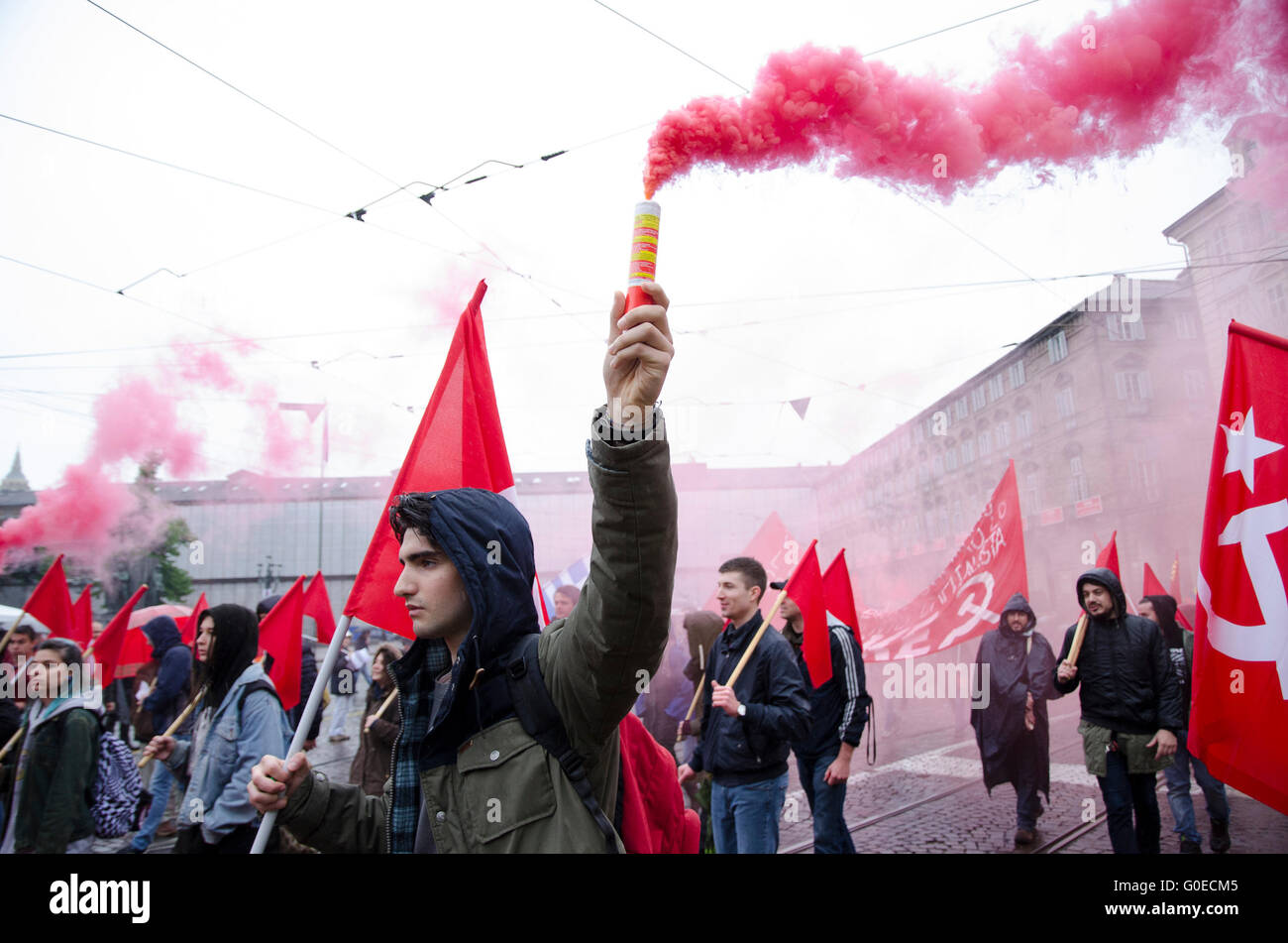 Turin, Italy. 01st May, 2016. Clashes against the police and autonomous ...