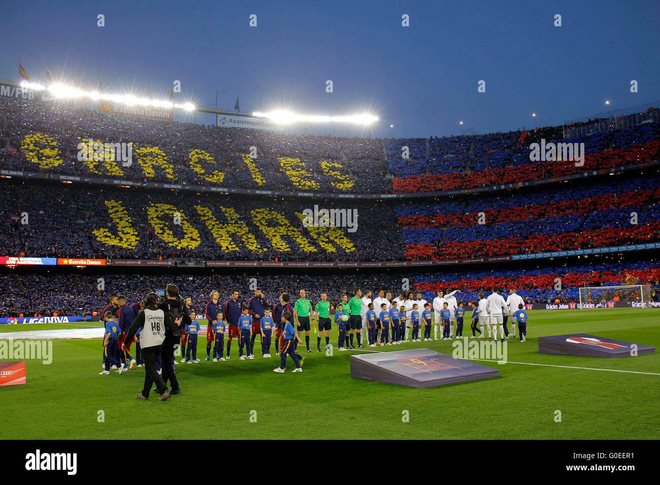 Fc barcelona crowd hi-res stock photography and images - Alamy