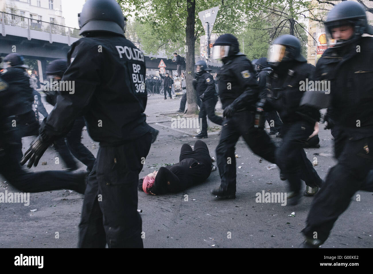 Berlin, Berlin, Germany. 1st May, 2016. Police officers advance during ...