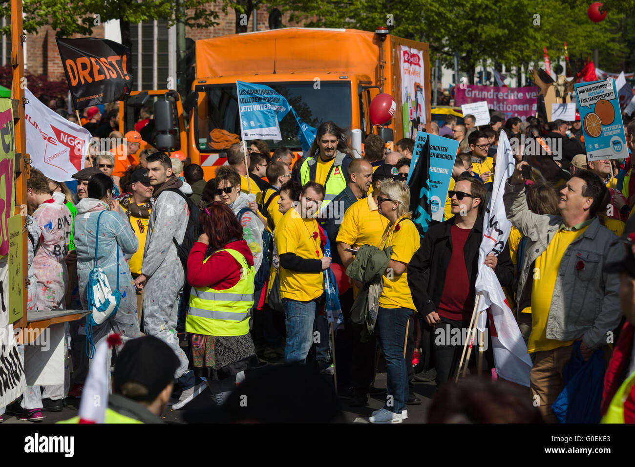 Berlin, Germany. 1st May, 2016. Members of trade unions, workers and ...