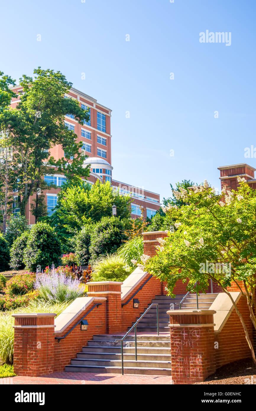 modern and historic architecture at college campus Stock Photo - Alamy