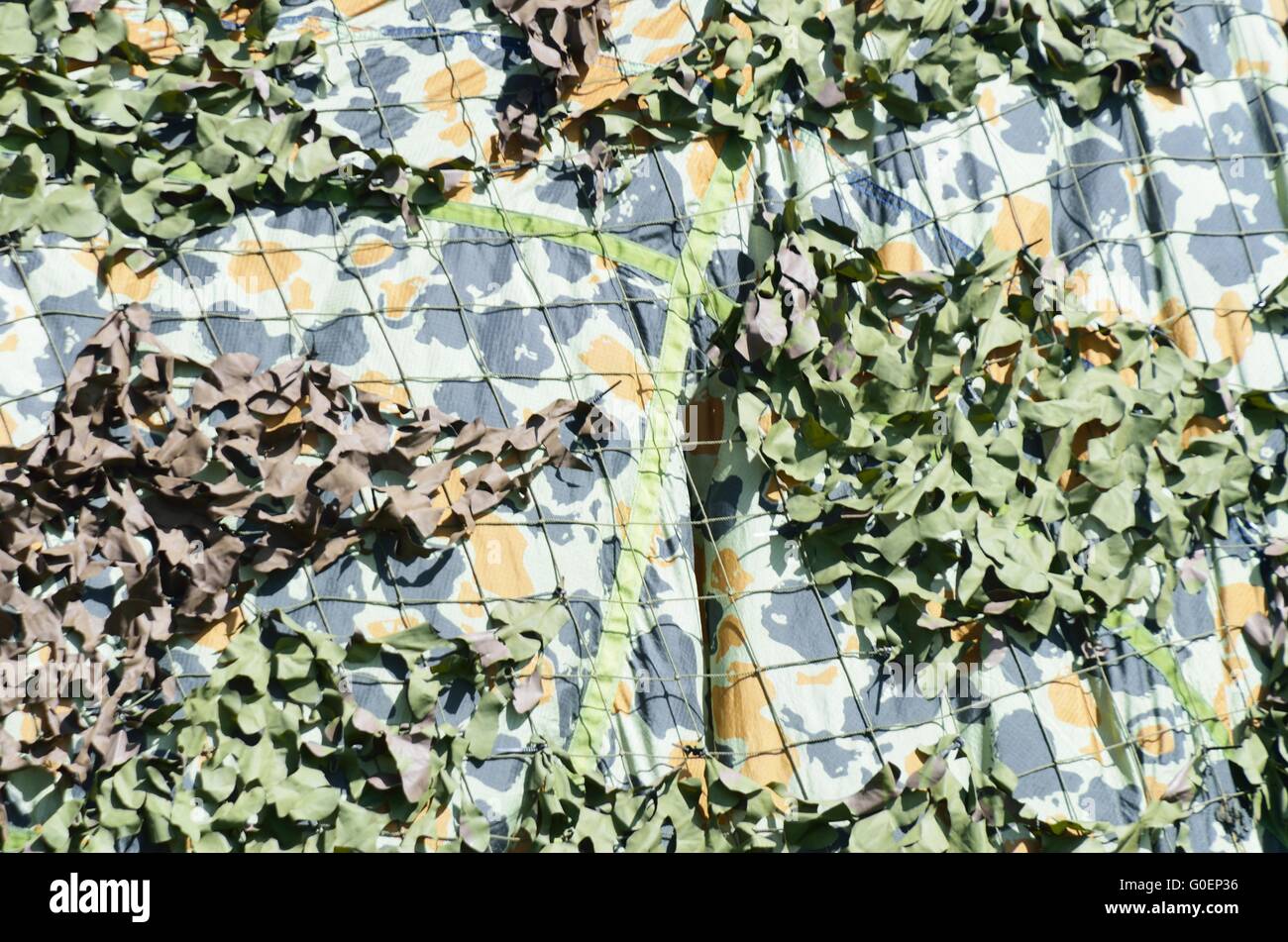 Army camo netting hi-res stock photography and images - Alamy