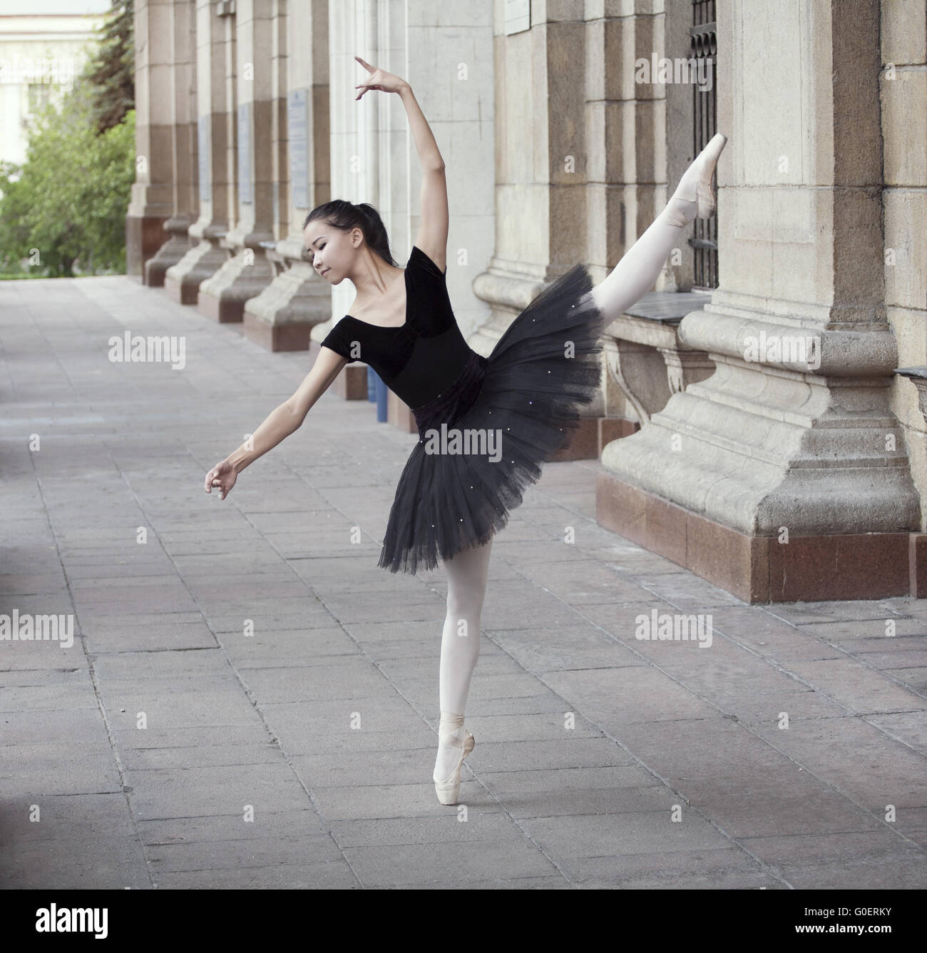 Young asian ballerina ballet pose hi-res stock photography and images ...