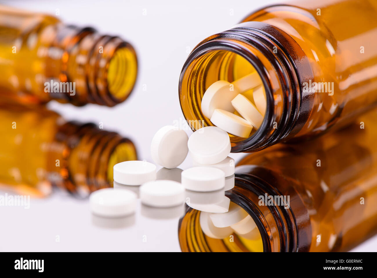 Tablets tablette therapy treatment hi-res stock photography and images ...