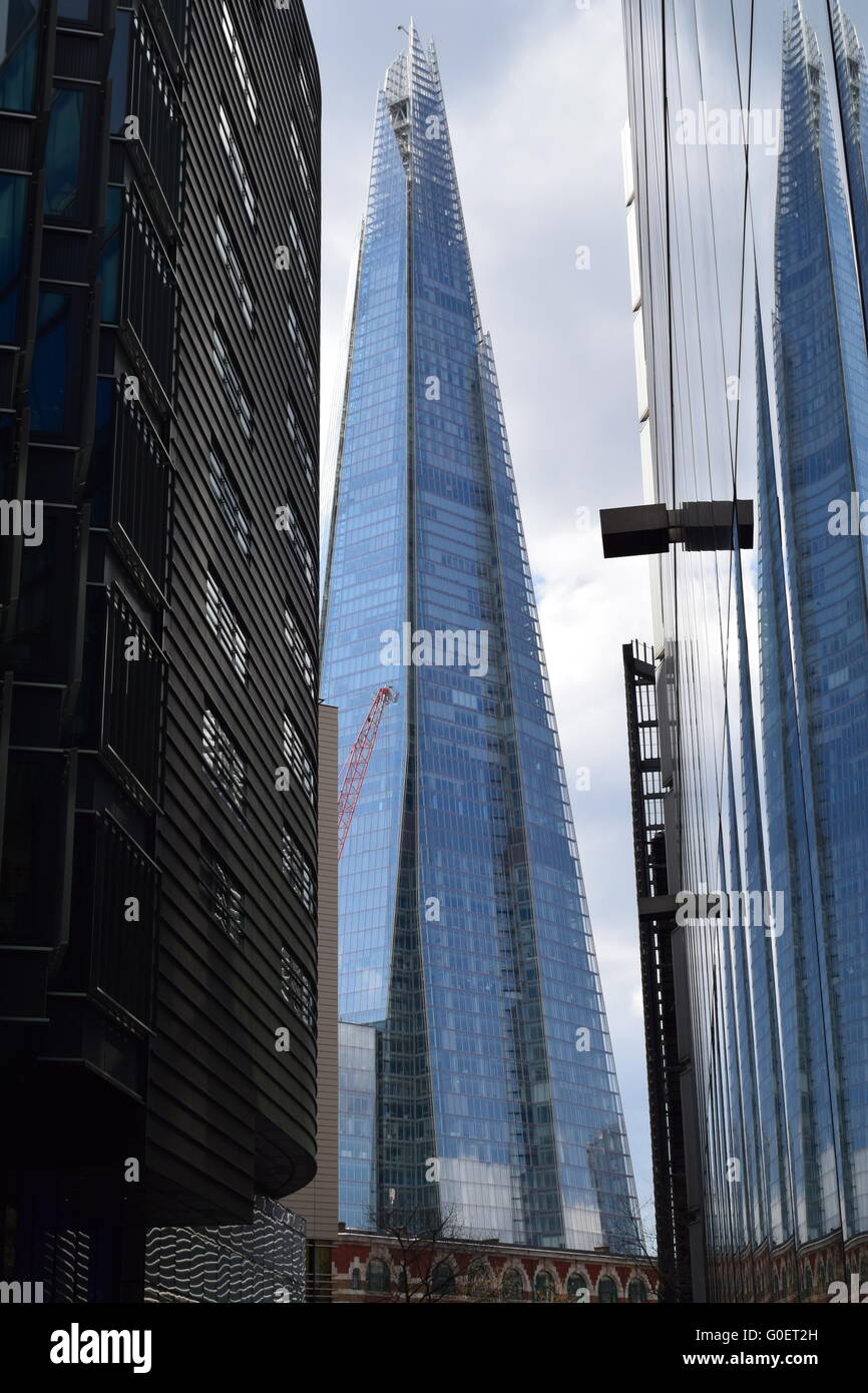 Shard reflection on glass building hi-res stock photography and images ...