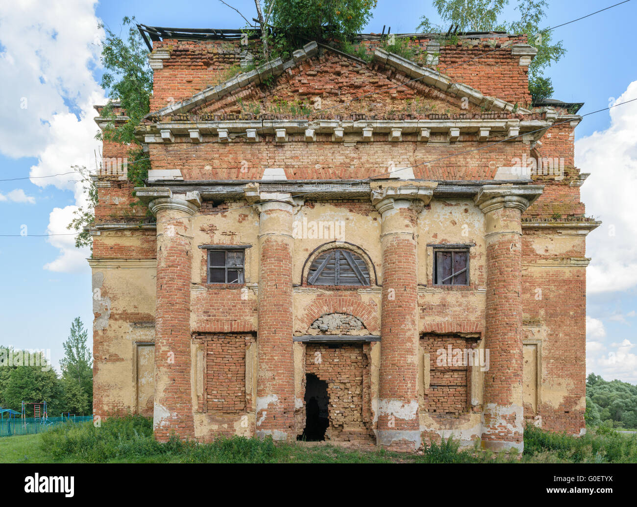 Overgrown temple hi-res stock photography and images - Alamy