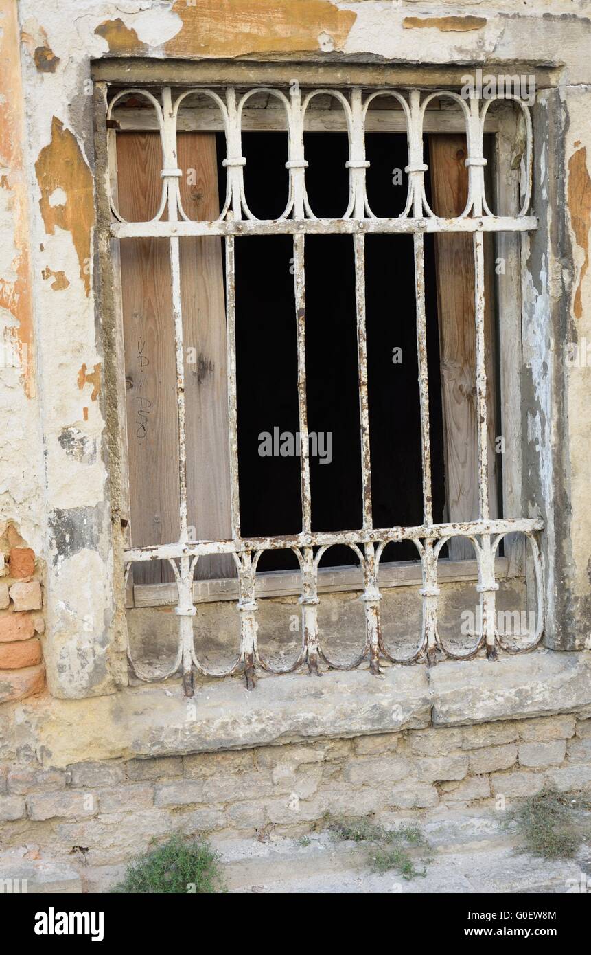 Steel barred window hi-res stock photography and images - Alamy