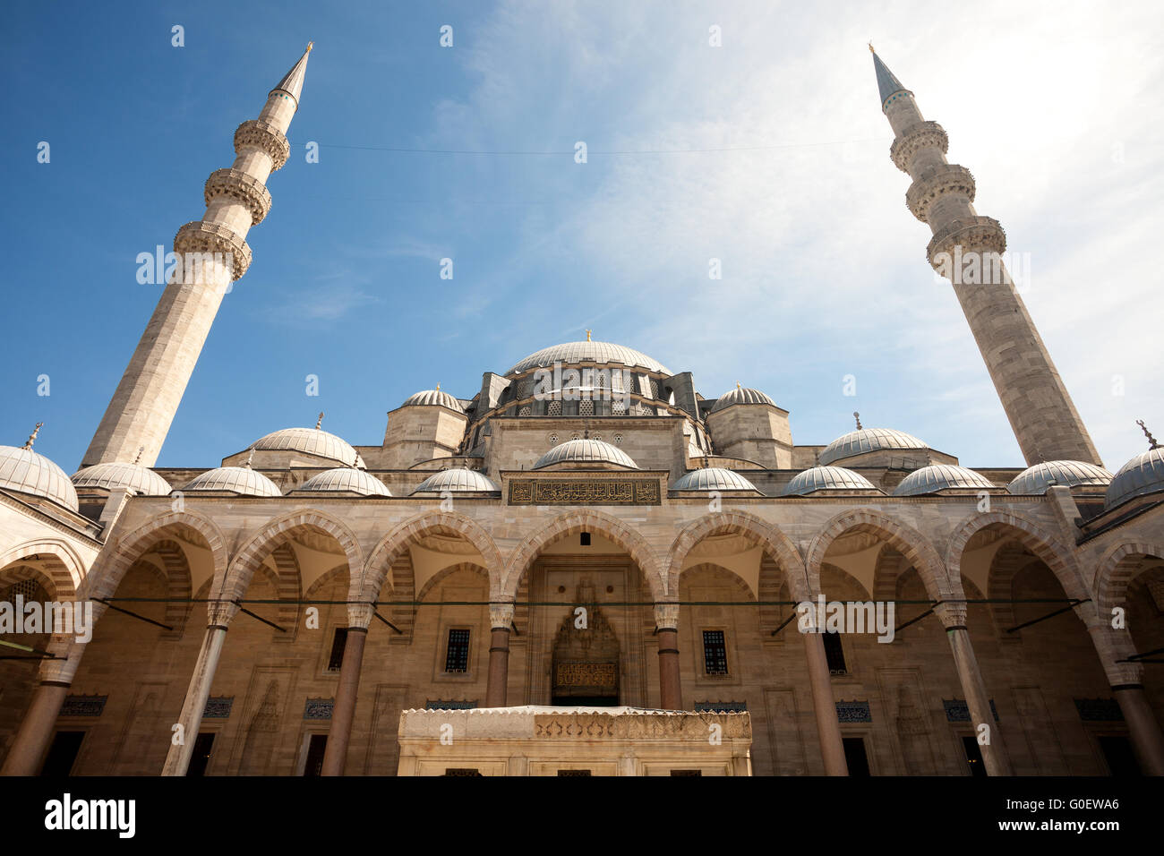 The courtyard of the Suleymaniye Mosque Stock Photo - Alamy