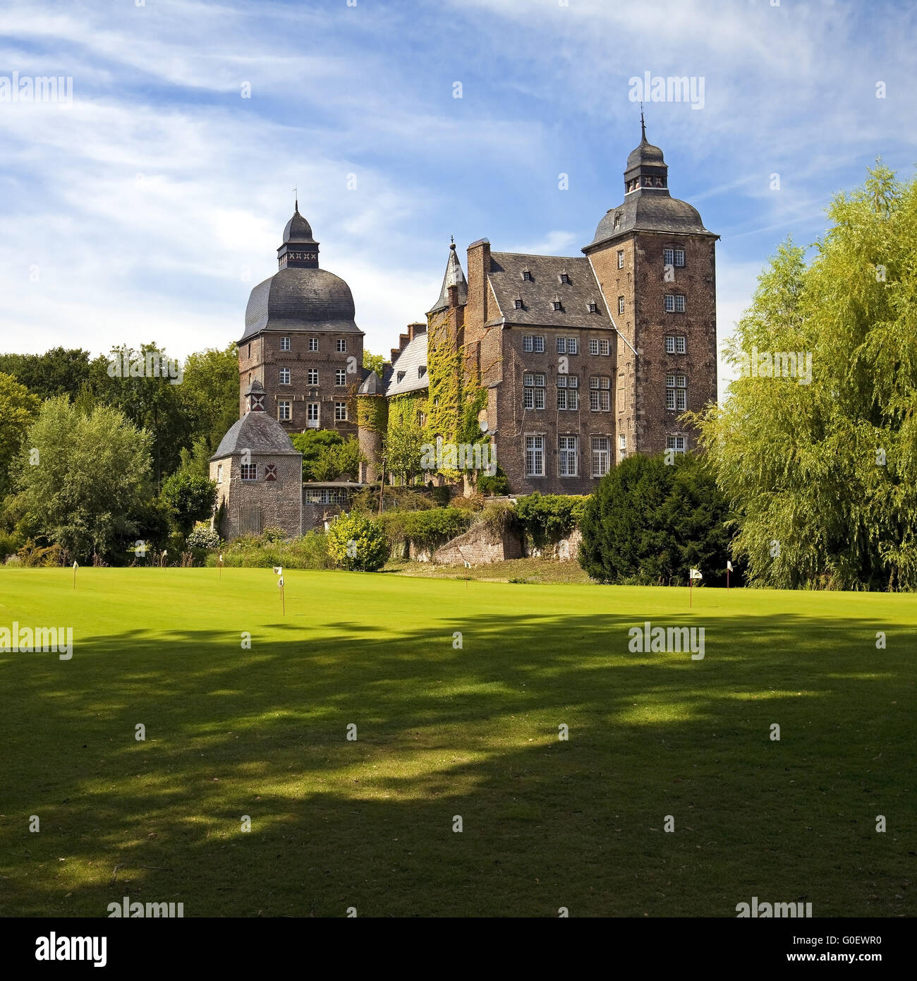 Golfclub architektur hi-res stock photography and images - Alamy