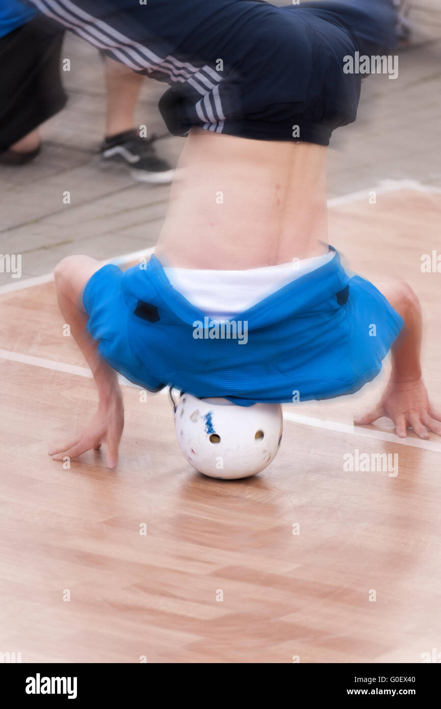 Breakdancer performing on the Street Stock Photo - Alamy