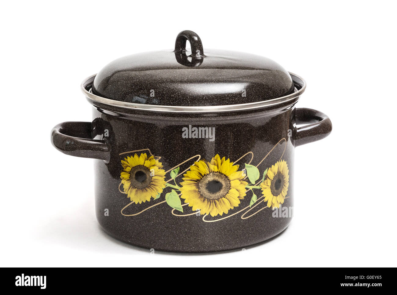 Enamel saucepan hi-res stock photography and images - Alamy