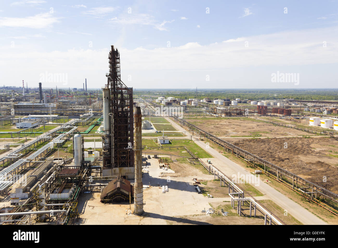 Refinery tower hi-res stock photography and images - Alamy