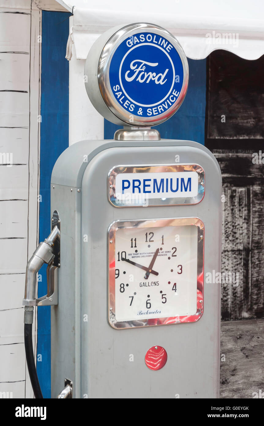 Pump rod hi-res stock photography and images - Alamy