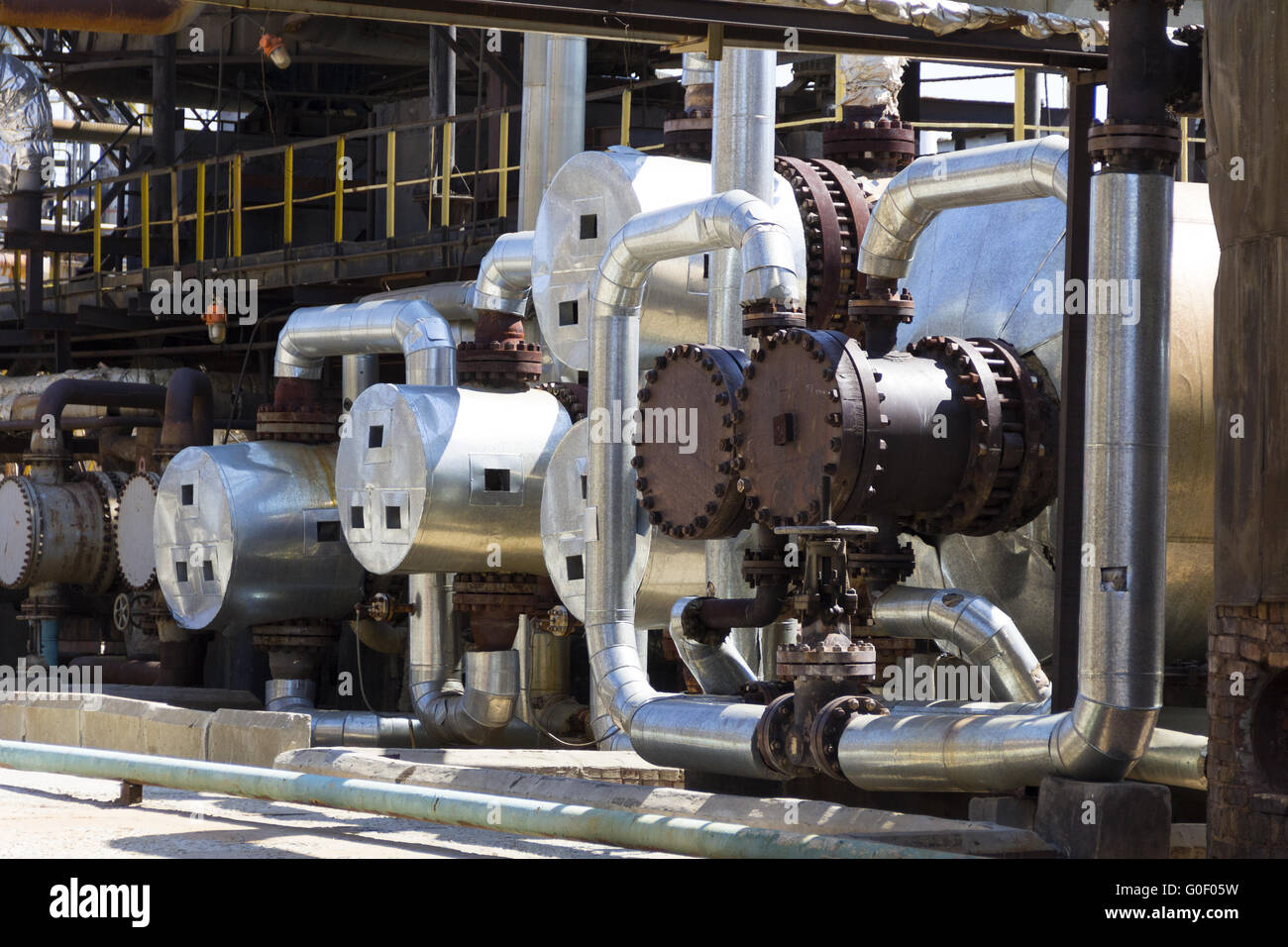 Industrial of refinery tower Stock Photo - Alamy