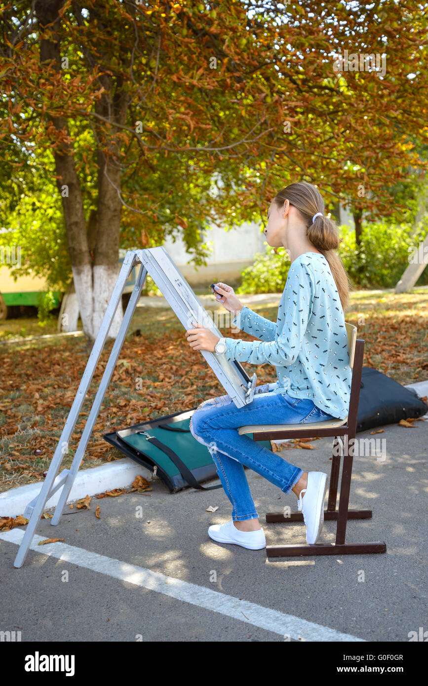 Young artist picture hi-res stock photography and images - Alamy