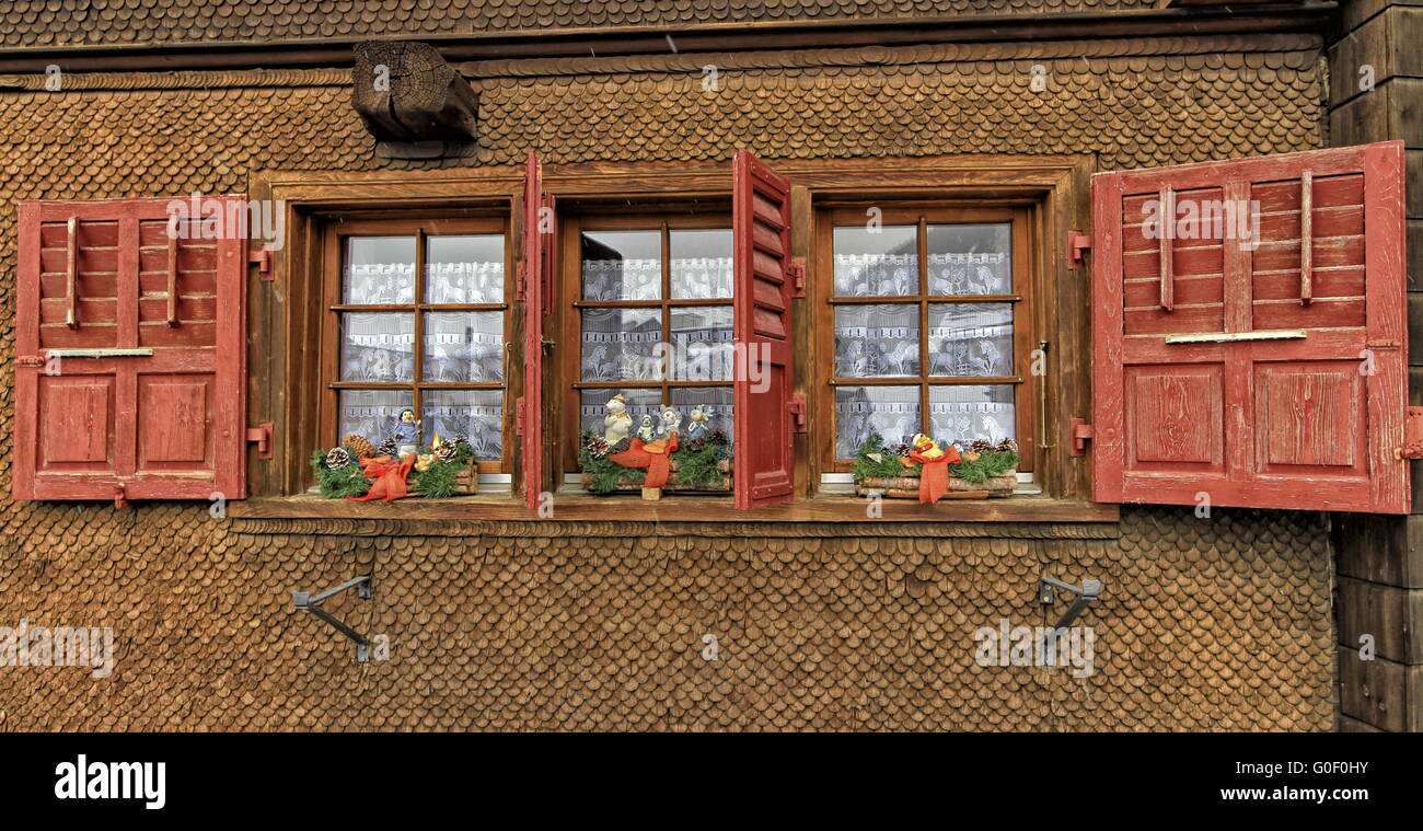 Shutter swiss chalet hi-res stock photography and images - Alamy
