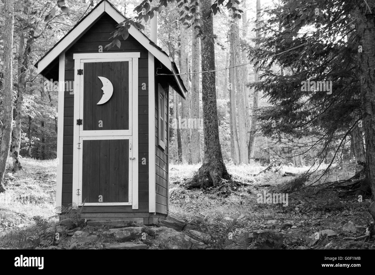 Outhouse moon hi-res stock photography and images - Alamy