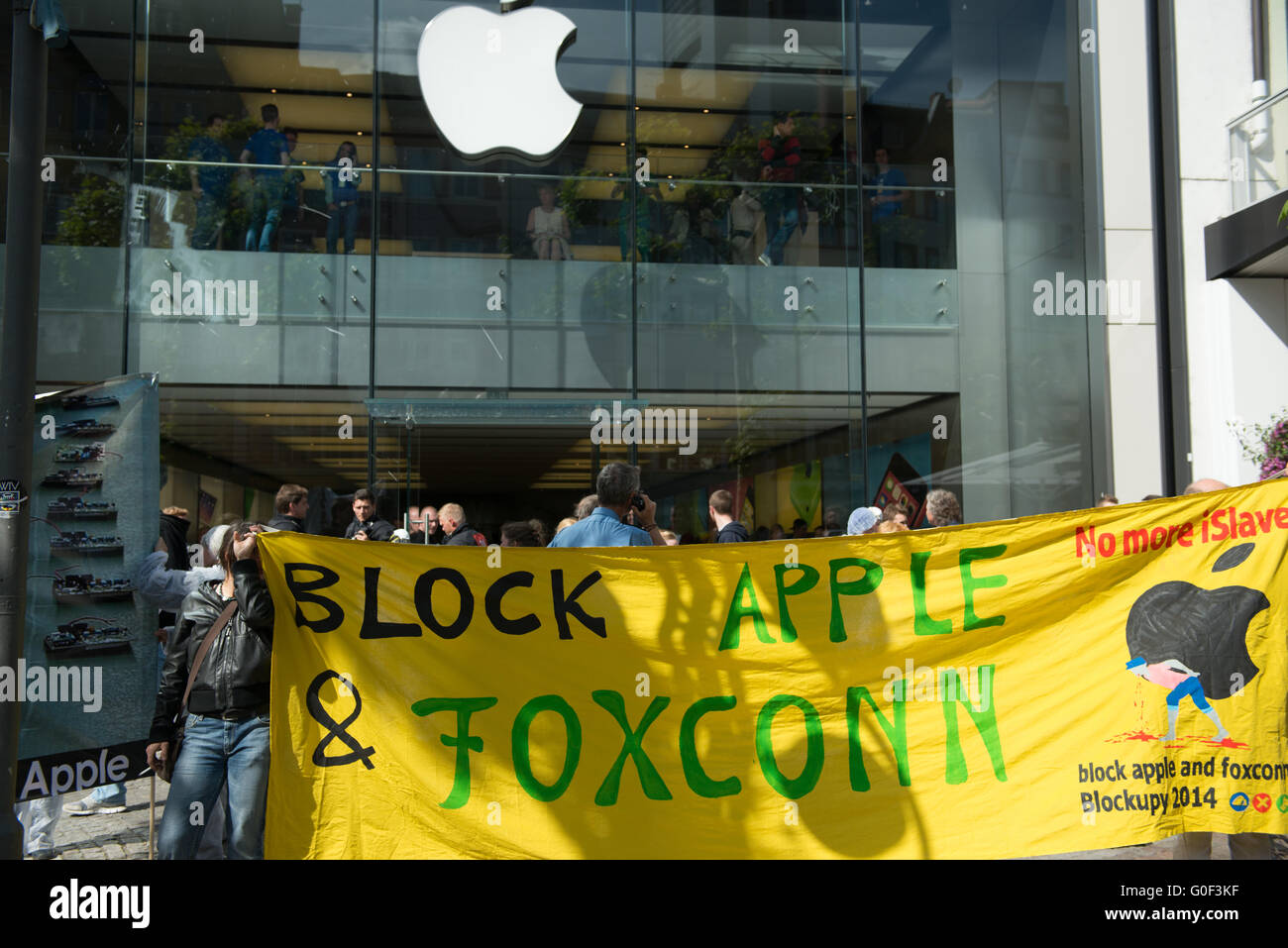 Foxconn china iphone hi-res stock photography and images - Alamy