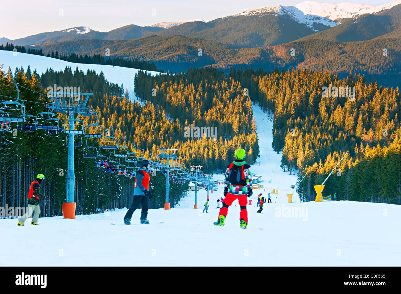 Person snowboarding down slope hi-res stock photography and images - Alamy