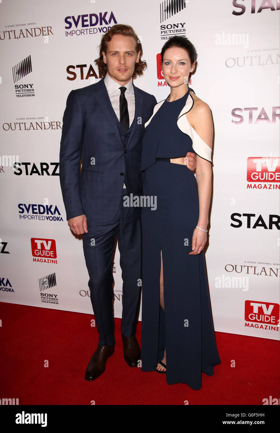Outlander caitriona balfe sam heughan hi-res stock photography and ...