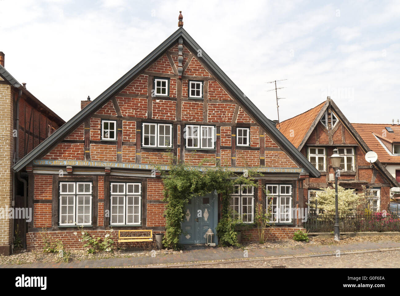 Studwork house hi-res stock photography and images - Alamy