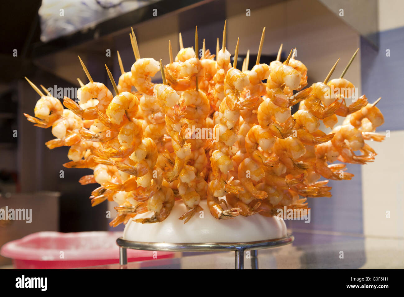 Bunch of grilled prawns on a stick in a street market Stock Photo - Alamy
