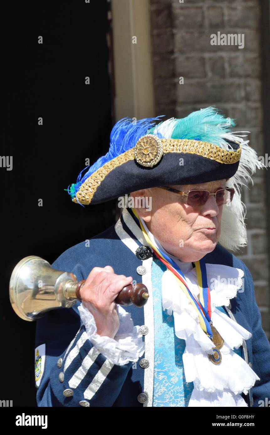 Town crier announcement hi-res stock photography and images - Alamy