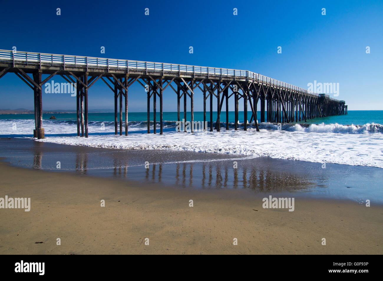 Pier fence hi-res stock photography and images - Alamy