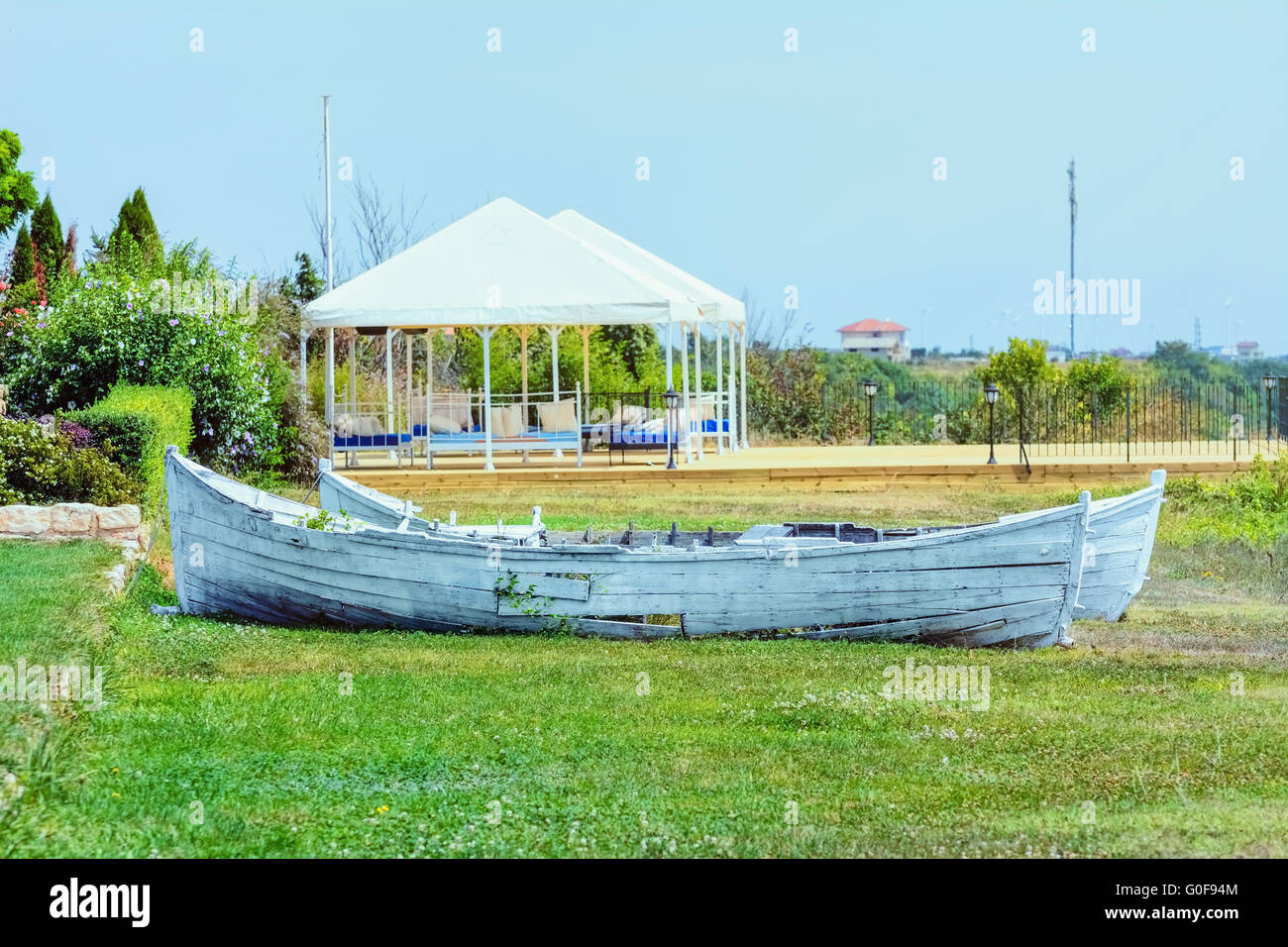 Boat grass hi-res stock photography and images - Alamy