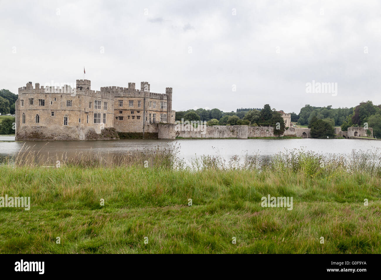 Famous leeds castle in england travel photography hi-res stock ...