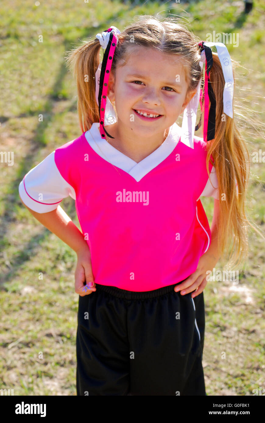 Pink soccer net hi-res stock photography and images - Alamy