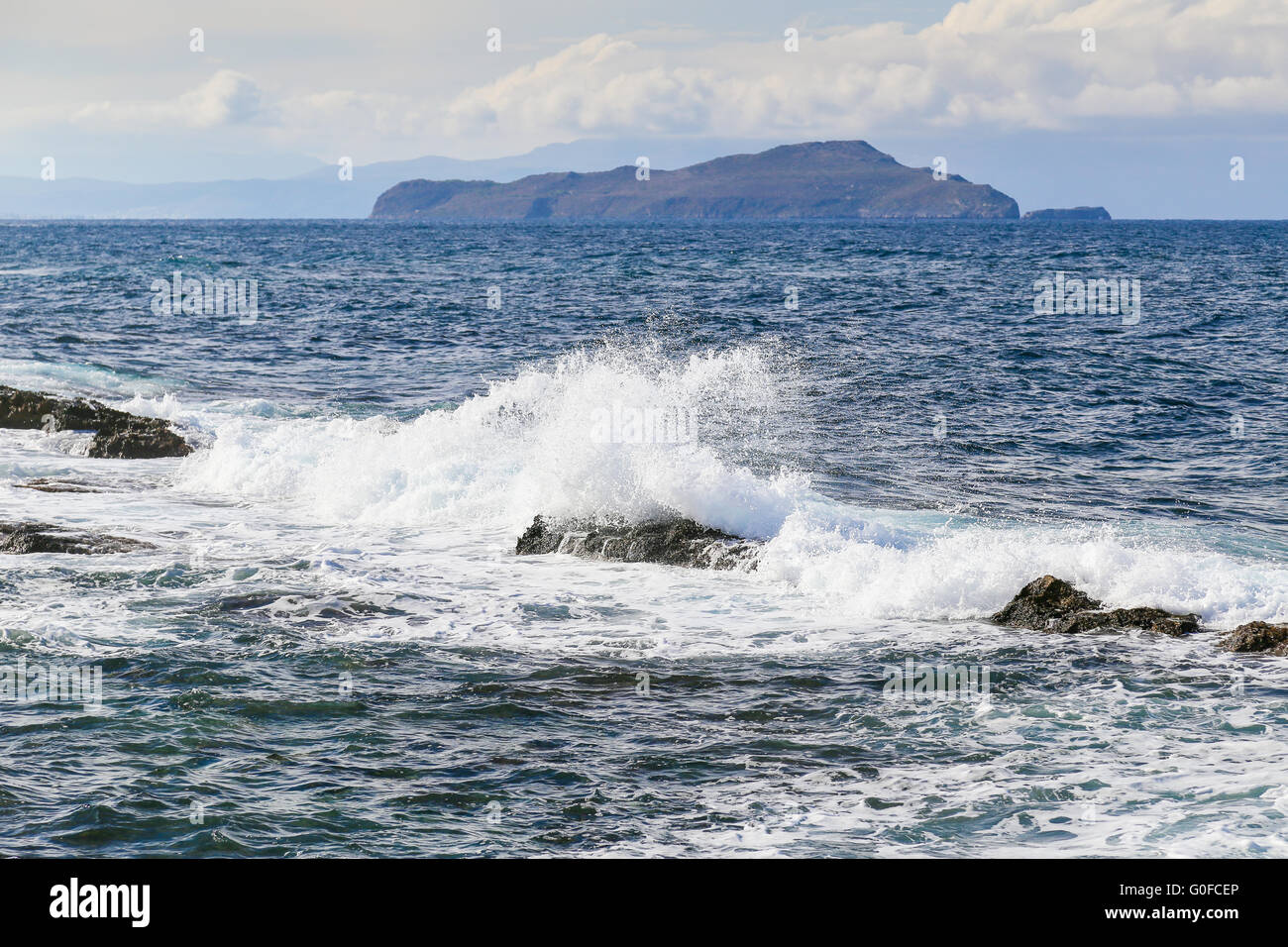Islet waves hi-res stock photography and images - Alamy