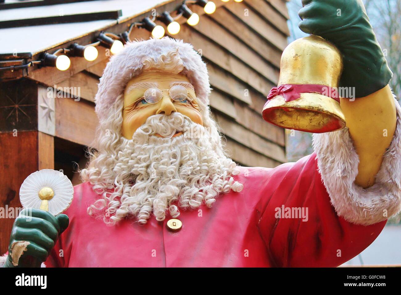 santa claus statue outside Christmas Stock Photo - Alamy