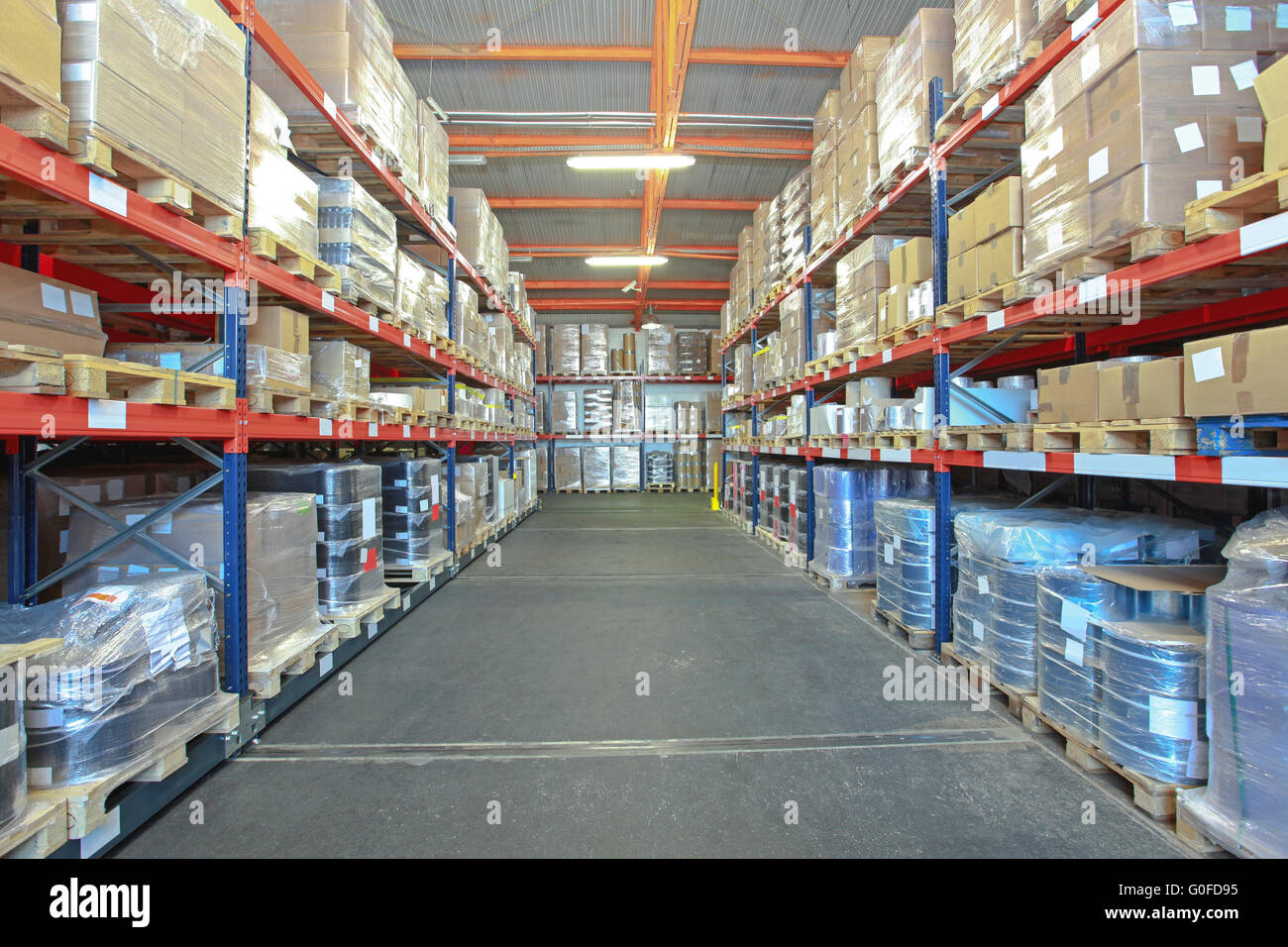 Warehouse storage racks boxes hi-res stock photography and images - Alamy