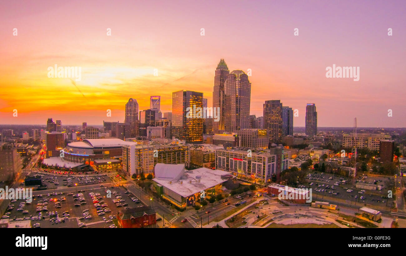 sunset sunrise over charlotte skyline north carolina Stock Photo - Alamy