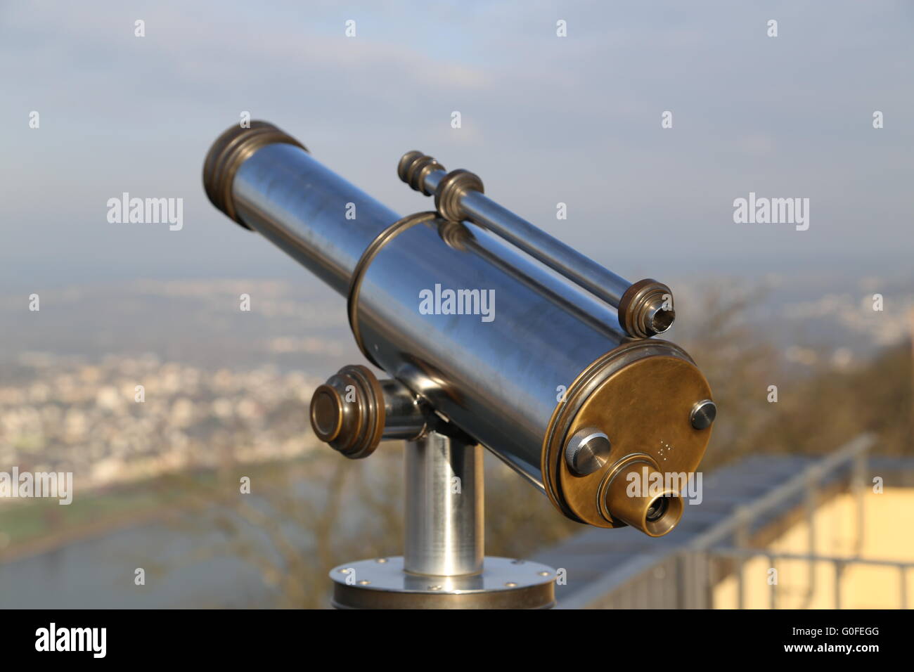 Through telescope view hi-res stock photography and images - Alamy