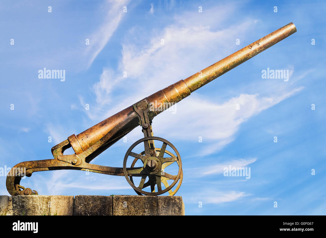 Old weapon artillery cannon hi-res stock photography and images - Alamy