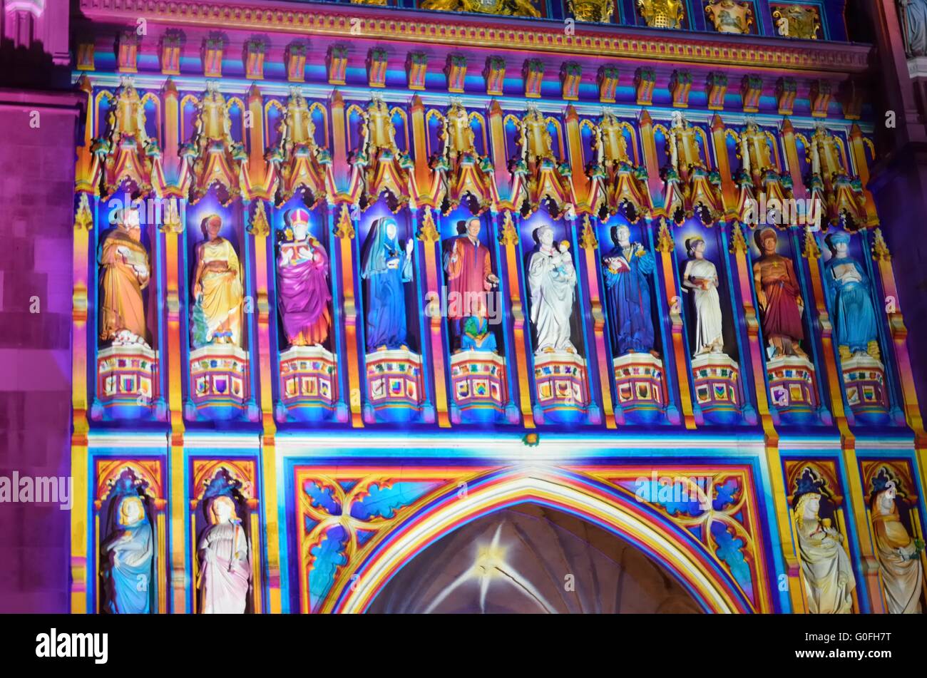 Westminster abbey statues hi-res stock photography and images - Alamy