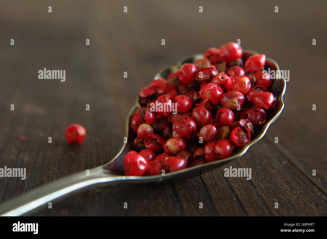 Pink pepper corns hi-res stock photography and images - Alamy