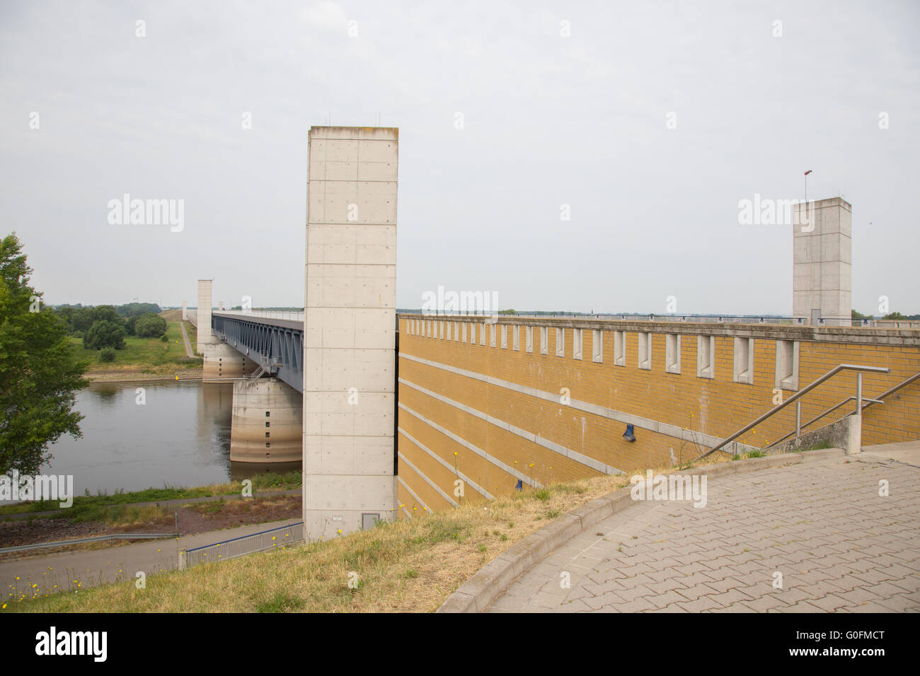 Cross roads canal hi-res stock photography and images - Alamy