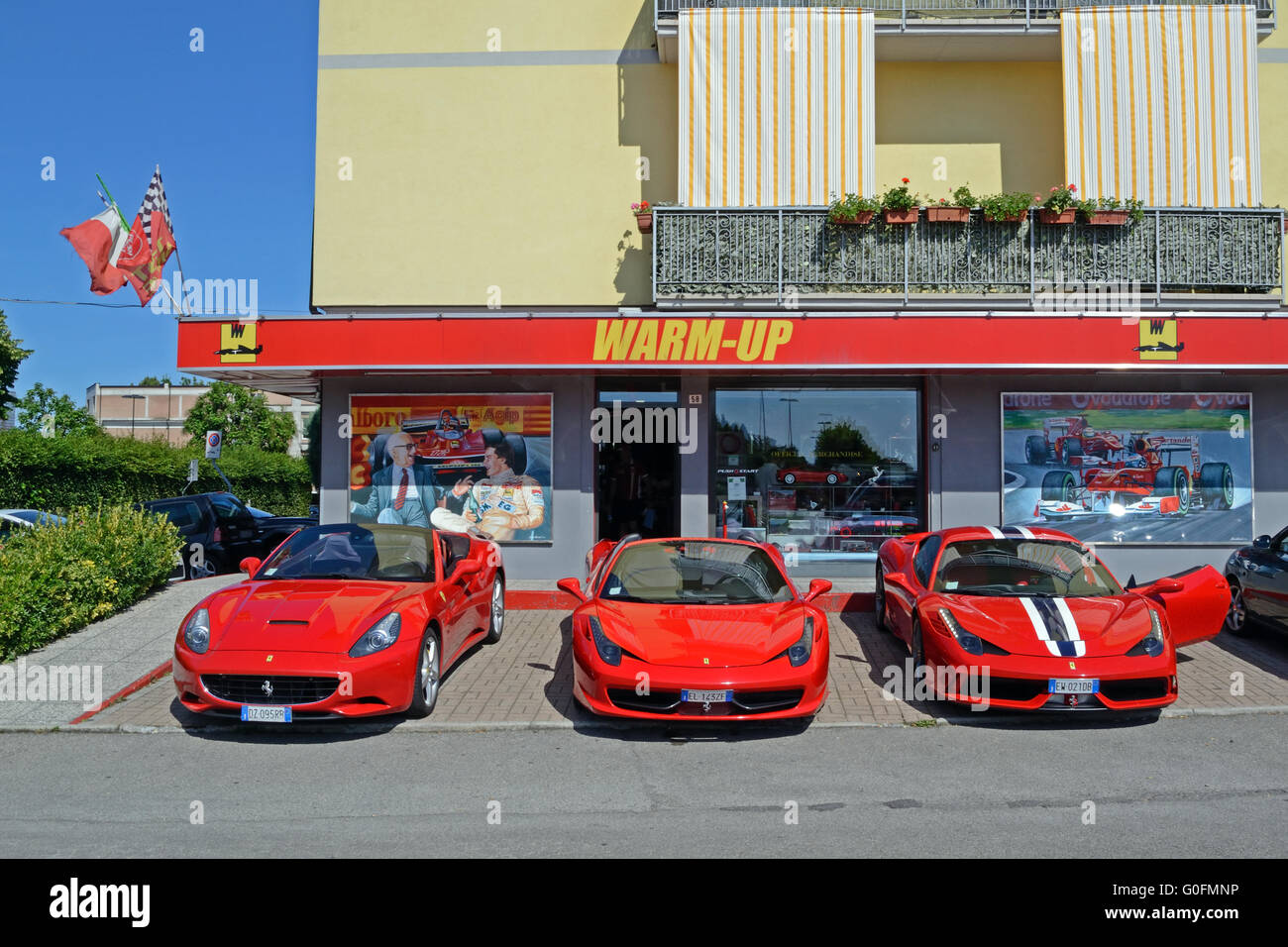 Red sports cars hi-res stock photography and images - Alamy