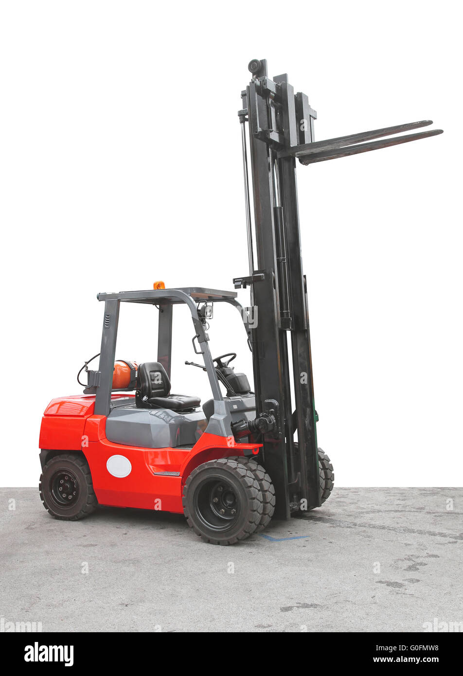 Red forklift hi-res stock photography and images - Alamy
