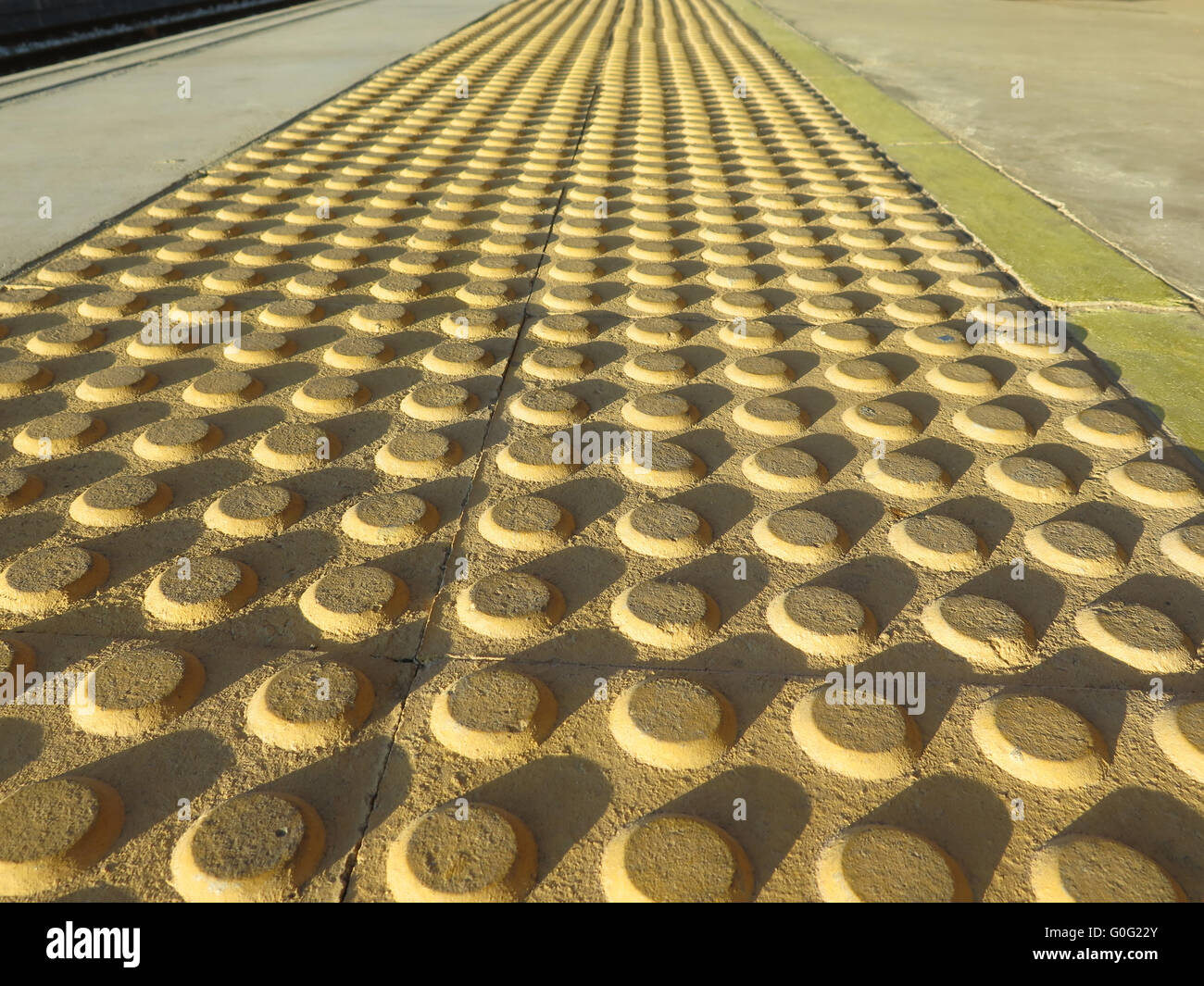 Platform tiles hi-res stock photography and images - Alamy